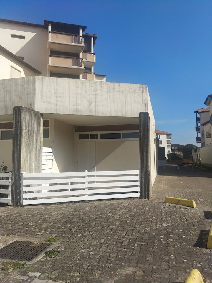 Studio 4 Couchages Avec Terrasse Dans Résidence Avec Piscine - Capbreton