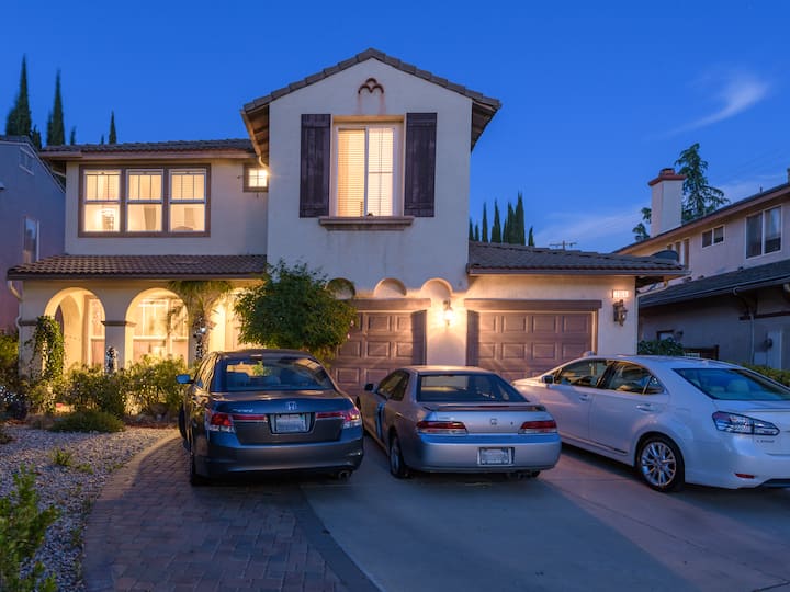 Room For Nomad, Yoga Lovers, Traveling Nurses! - Los Angeles, CA