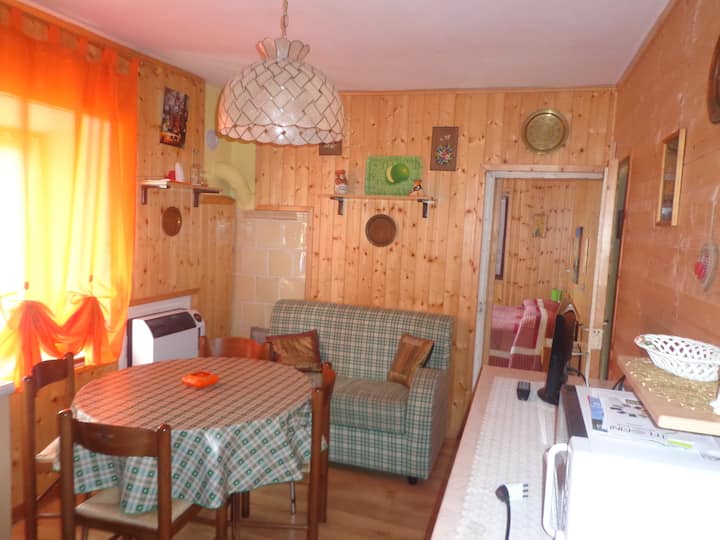 A Pochi Passi Dagli Impianti Di Risalita - Folgaria