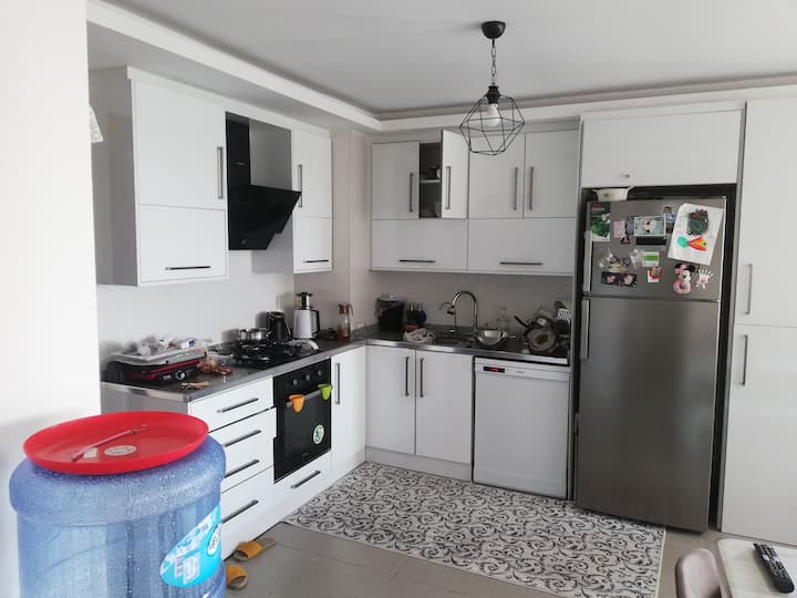 Deniz Manzaralı, Sakin Ve Huzurlu.kleopatra Kale - Adana