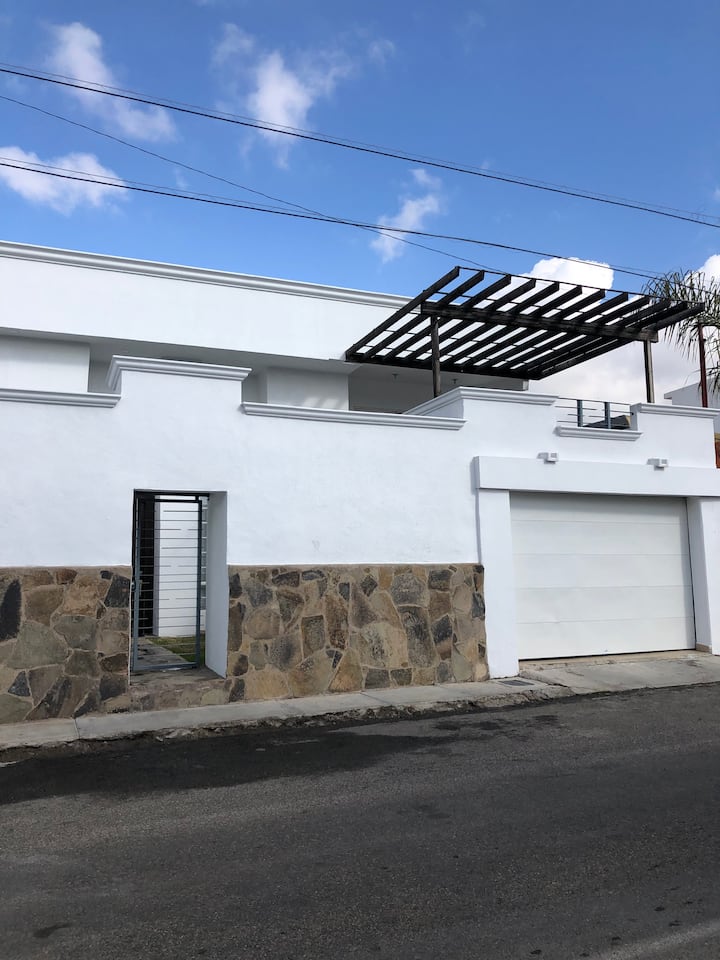 Residencia Casa Blanca - Ensenada