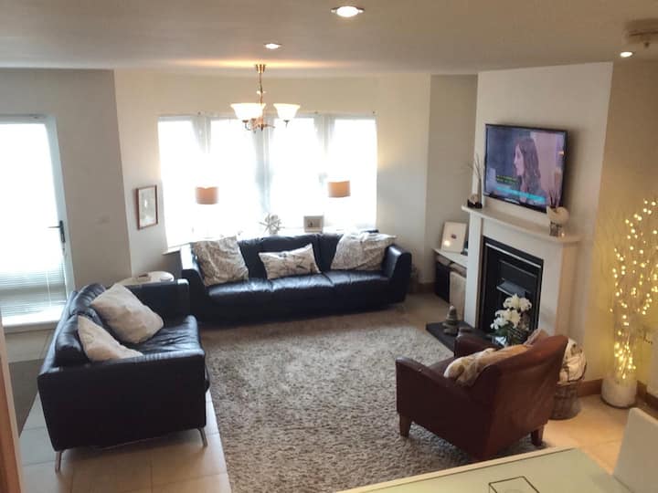 Central Ballycastle Modern Beautiful Apartment - Ballycastle