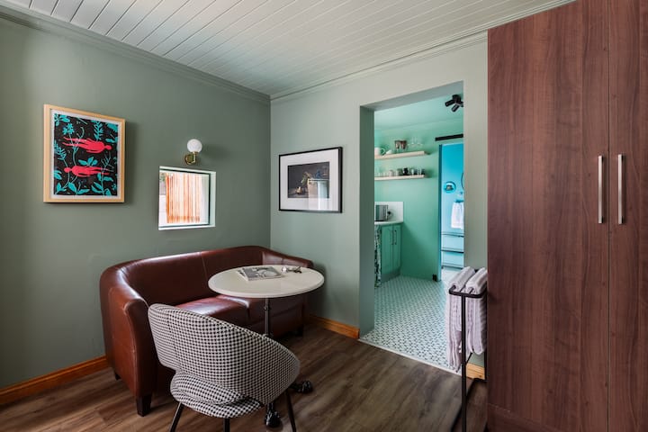 Leafy Lyttelton Flatlet - Centurion