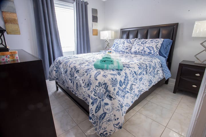 Private Miami Bedroom #2 (Green) - Miramar, FL