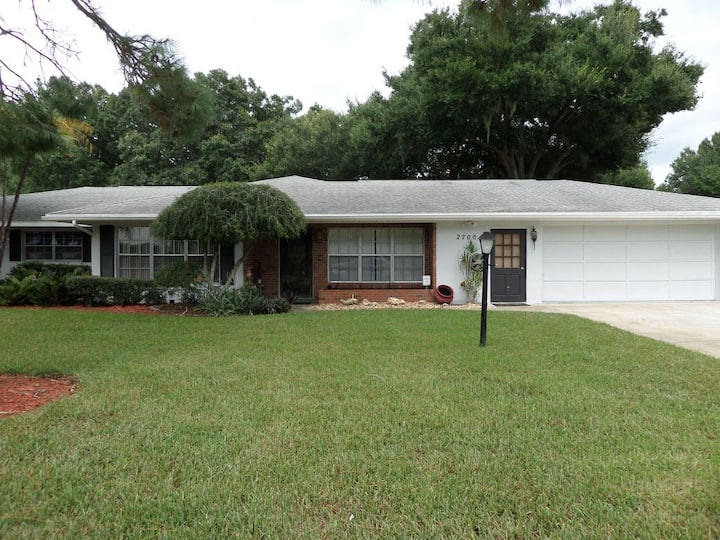 Spacious Golf Course Home In Great Location - Sebring, FL