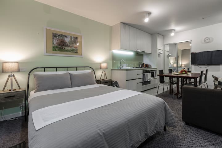 Calm Studio For Rest, Study/work In Melbourne Cbd - Melbourne