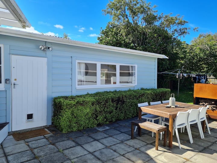 Lower Hutt Holiday Rentals & Homes - Wellington, New Zealand | Airbnb