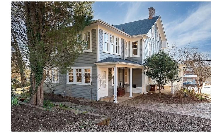 Renovated Duplex In Historic Old Salem Home - Winston-Salem, NC