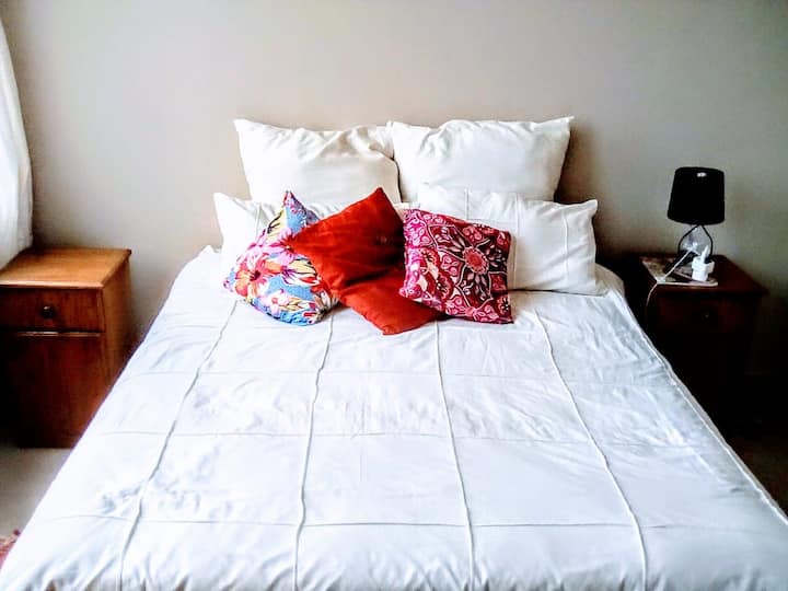 Warm Exciting Hospitality Almost On The Beach - Durban