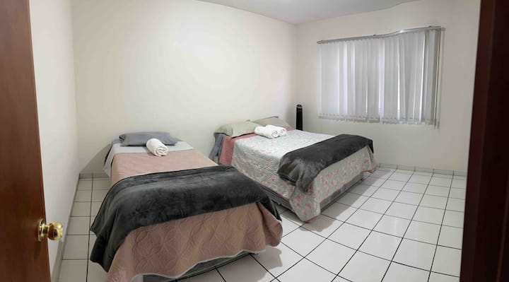 Large House 9p 4r 2b Wifi - Durango