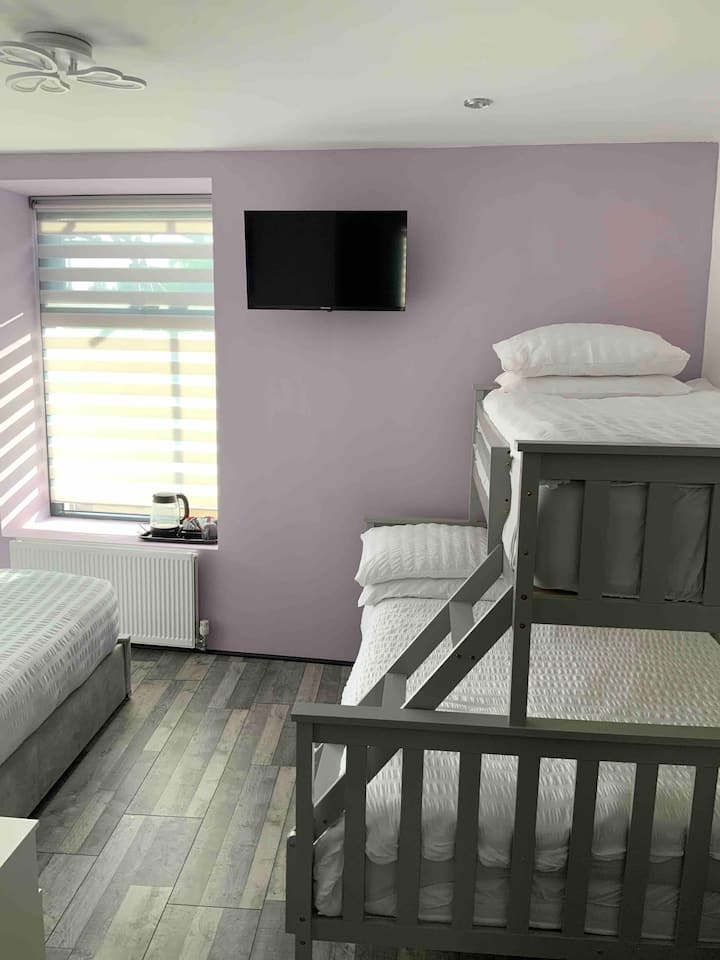 Tulip - Family Room - Bed & Breakfast - Bowness-on-Solway