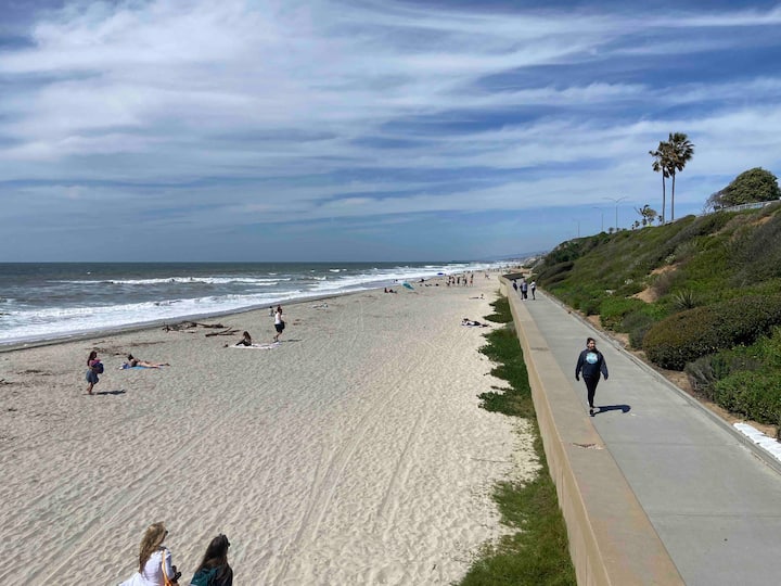 Beach Steps Away
Carlsbad Furnished Monthly Rental - Carlsbad, CA