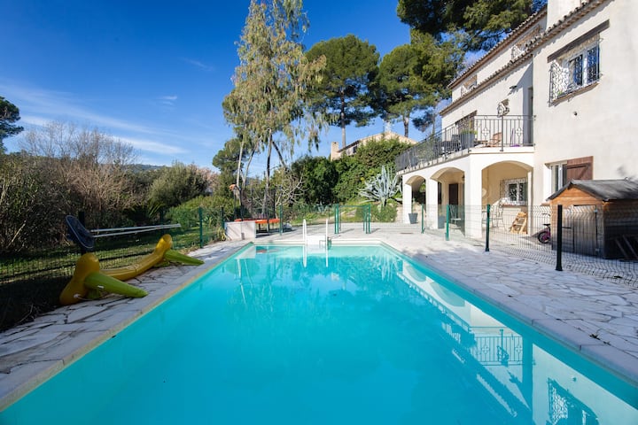 2 Pièces Bas De Villa Proche Cannes Avec Piscine - Pégomas