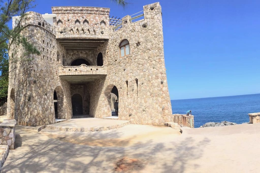 Pattoo Castle - Villas for Rent in Westmoreland Parish, Westmoreland ...