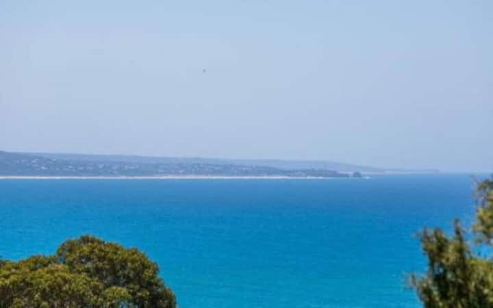 Family Friendly Beach House- Wifi, Foxtel, Netflix. Sleeps 8 Guests 2 Bathrooms - Lorne
