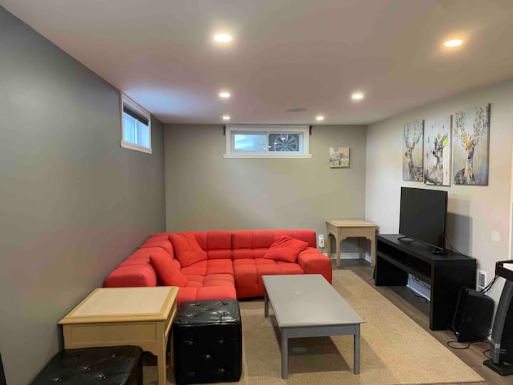 1-bedroom Entire Basement Unit, Separate Entrance - Ottawa