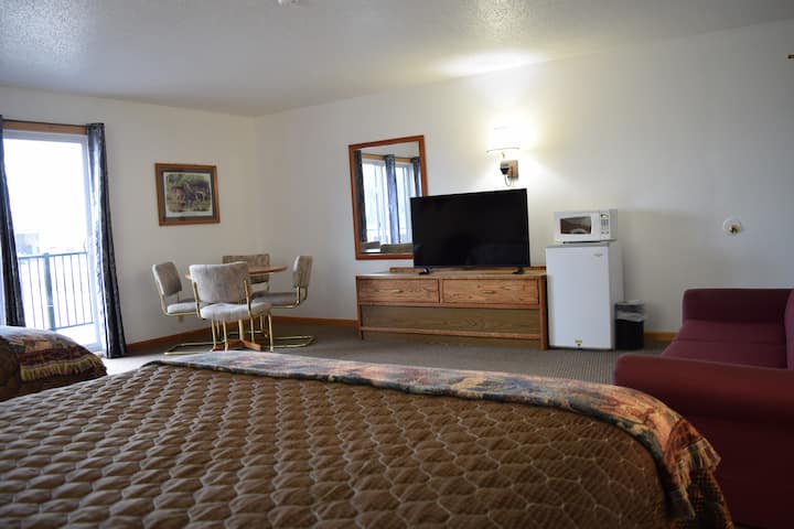 Deluxe Balcony Room In Ottertail Lakes Area - Dent, MN