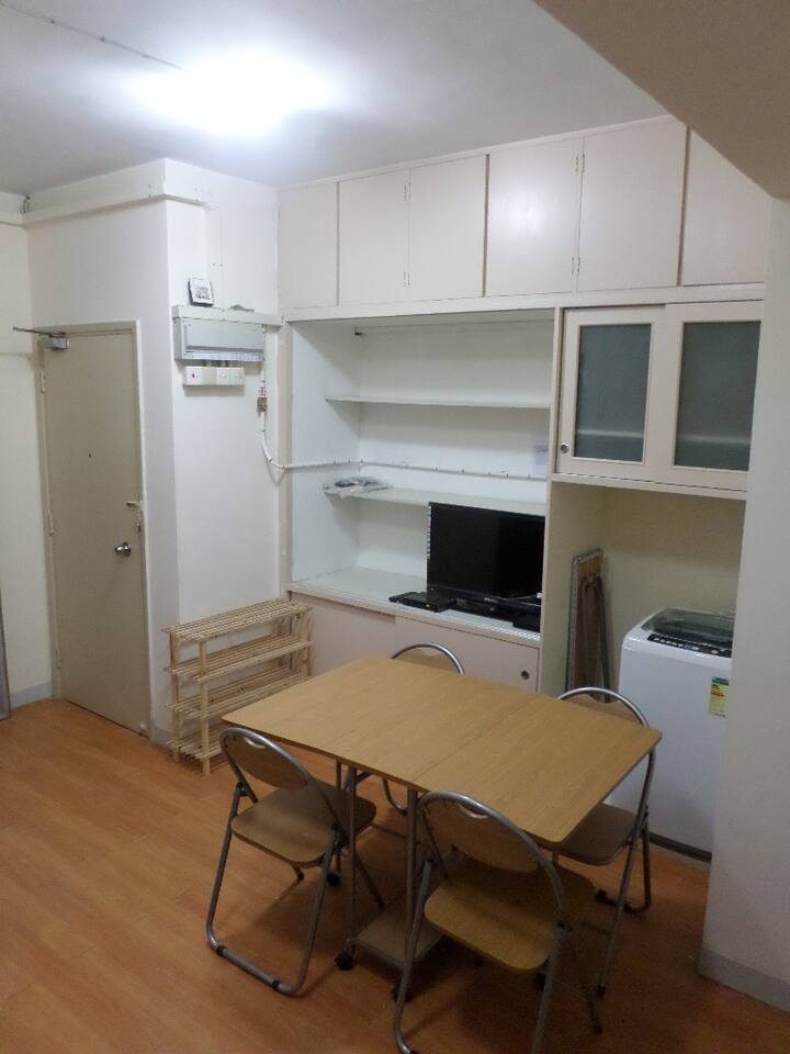 Spacious Room At Sheung Wan - Sheung Wan