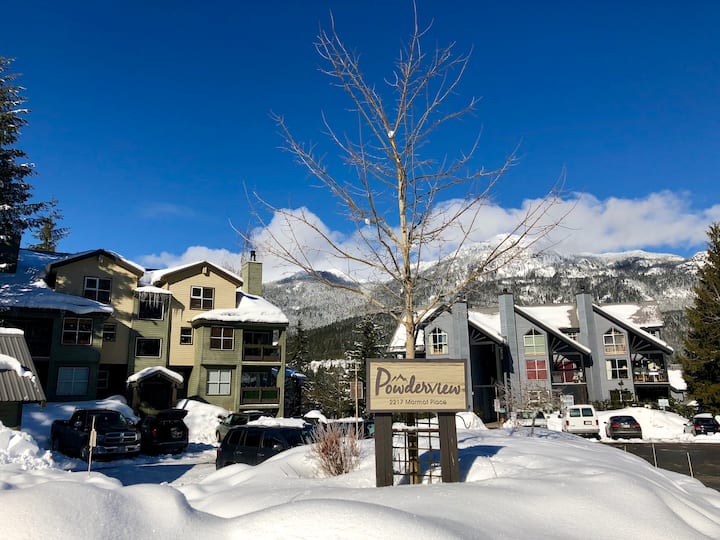 Bright 2 Bed, 2 Bath Plus Loft In Creekside - Whistler