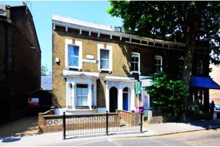 Spacious, Interesting 2 Story House East Ldn - Londres