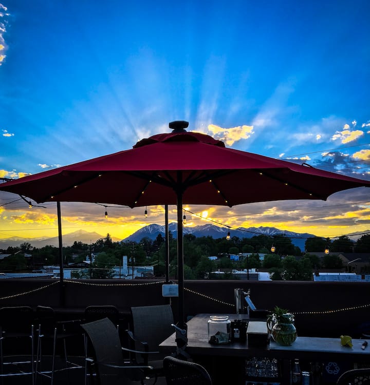Penthouse Rooftop Views! Monthly Rentals Only! - Salida, CO