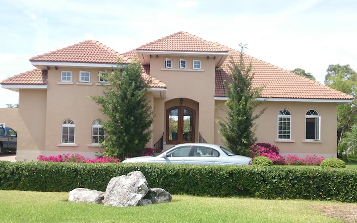 House @ Charmed - Fortune Cay - Freeport