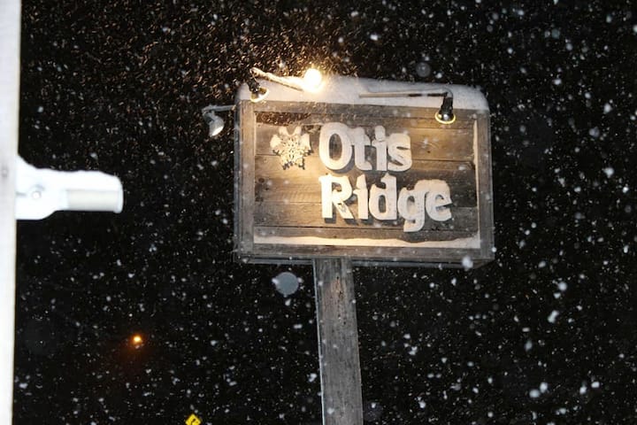 The Pinnacle House At Otis Ridge Ski Area! - The Berkshires