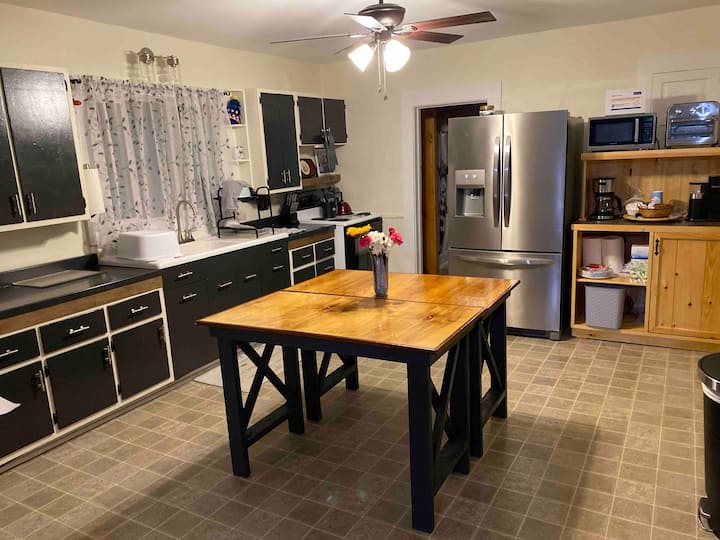 Renovated 5-bedroom House | Main St Canandaigua - Canandaigua, NY