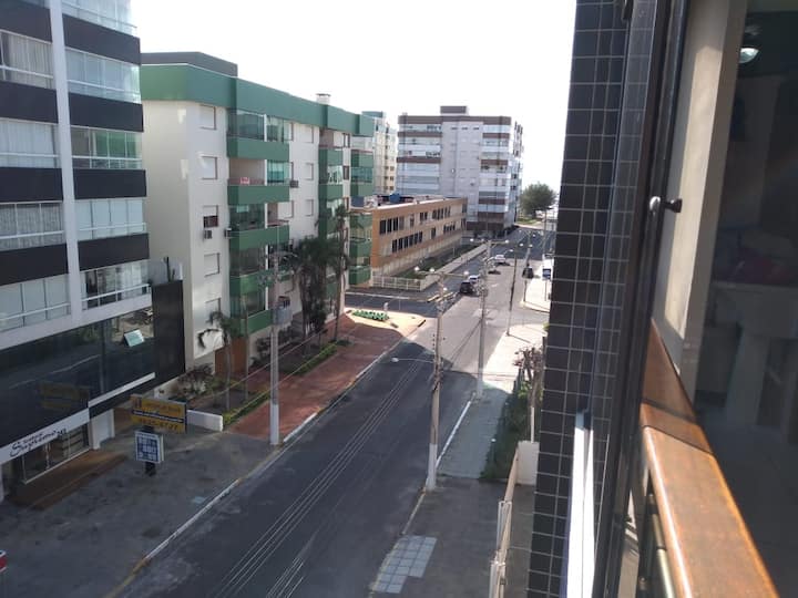 Apartamento 3 Dormitórios, 2 Vagas De Garagem. - Capão da Canoa