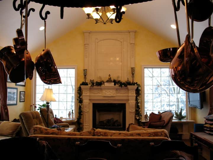 Frenchcountry Masterpiece Estate - Brighton, MI