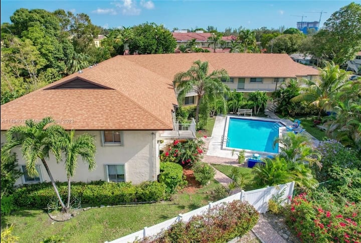 Close To Everything & Pet Friendly - The Bahamas