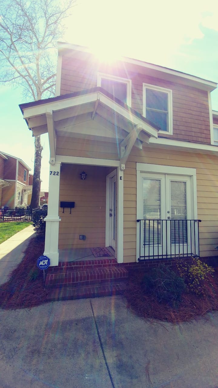 Townhouse In The Heart Of Charlotte - Charlotte, NC
