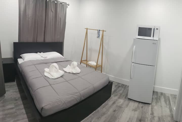 Modern Magic Studio With Free Parking - Miami, FL