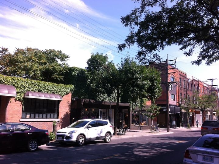 One-bedroom Loft On Ossington Ave - Toronto
