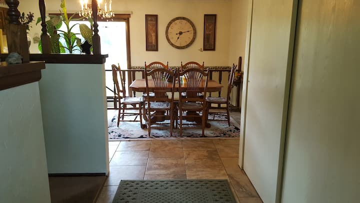 Large Comfy Room W/calif King Bed & Private Bath - Idaho Falls, ID
