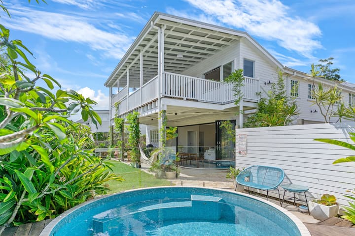 Beautiful Bangalow Abode  W/ Views And Pool - Bangalow