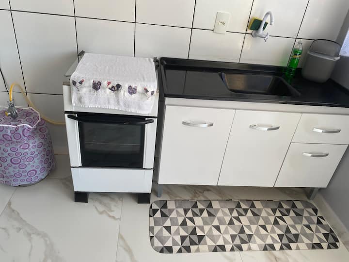 Kitinet Confortável Com Estacionamento - Ponta Grossa