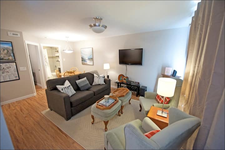 Ski In/ski Out Home W/ Deck And Private Hot Tub - Big White Ski Resort, BC