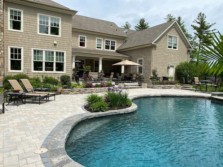 Luxury Getaway Oasis - Farmington, CT