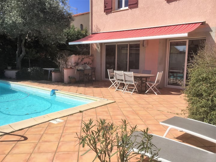 Villa Avec Piscine Privée, Jardin Et Cour - Thuir