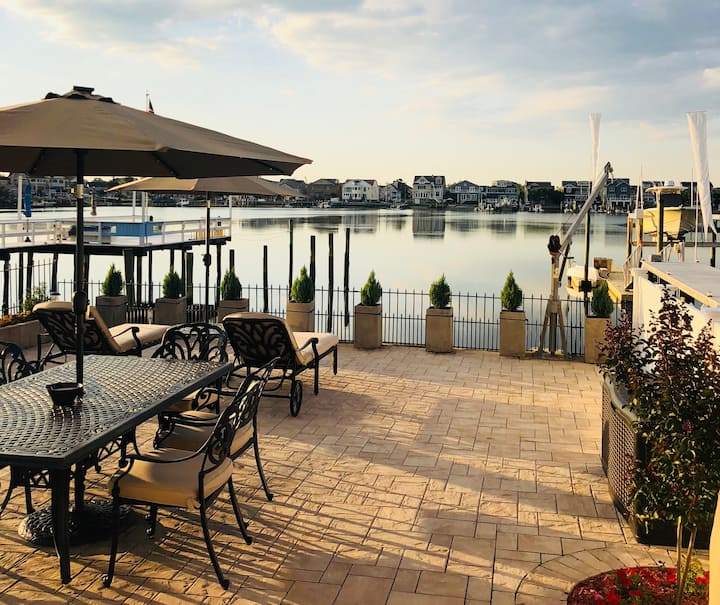 Gorgeous Waterfront Home Perfect For Families - Manasquan, NJ
