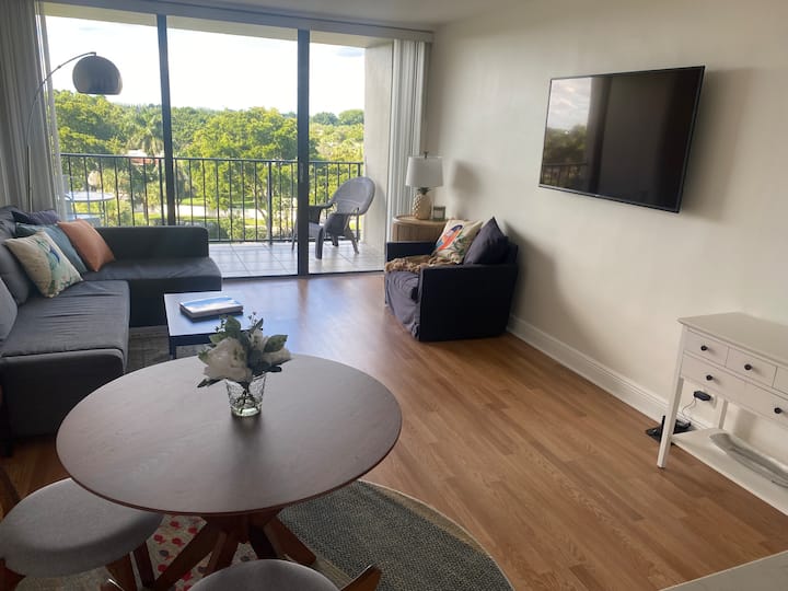 West Palm Beach Condo With Sunset Views - West Palm Beach, FL