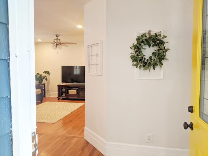 2bd/2ba Bungalow In Southside Park With Parking - Sacramento