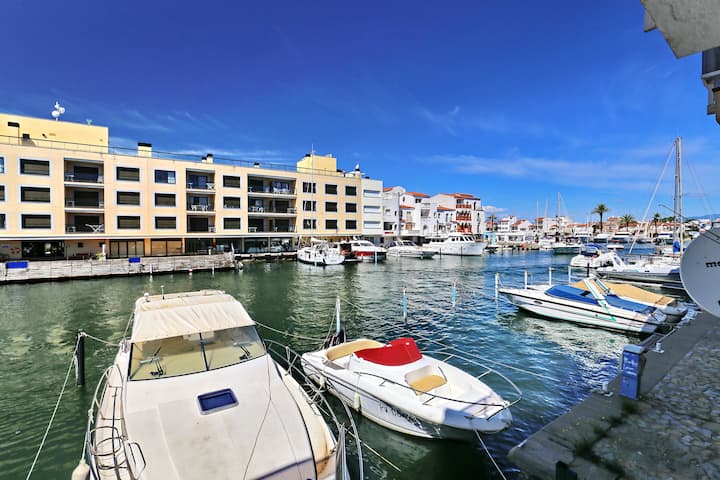 Hermoso Apartamento Cerca De La Playa -2 -4 Pers Wifi Gratuito, Estacionamiento, Aire Acondicionado - Ampuriabrava