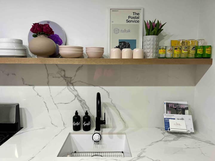 Modern Mission Dolores Studio With 100 Walk Score - San Francisco, CA