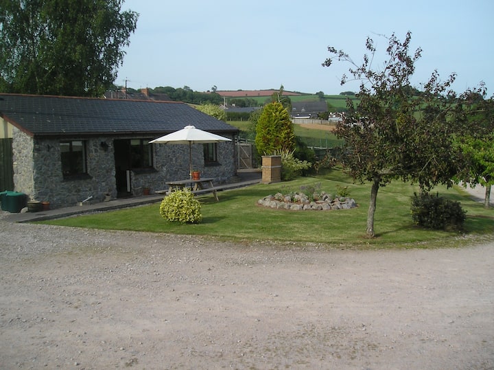 Willow Cottage Is Set In A Beautiful Devon Valley - Devon