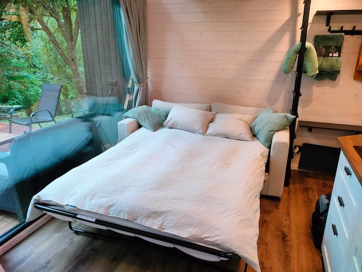 Riverside Bliss - Sauna Getaway With A Hot Tub - Estonia