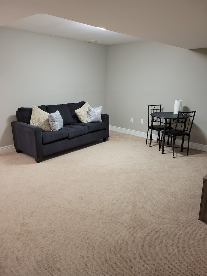 Cozy & Quiet 1 Bedroom Basement Apartment - St. Catharines