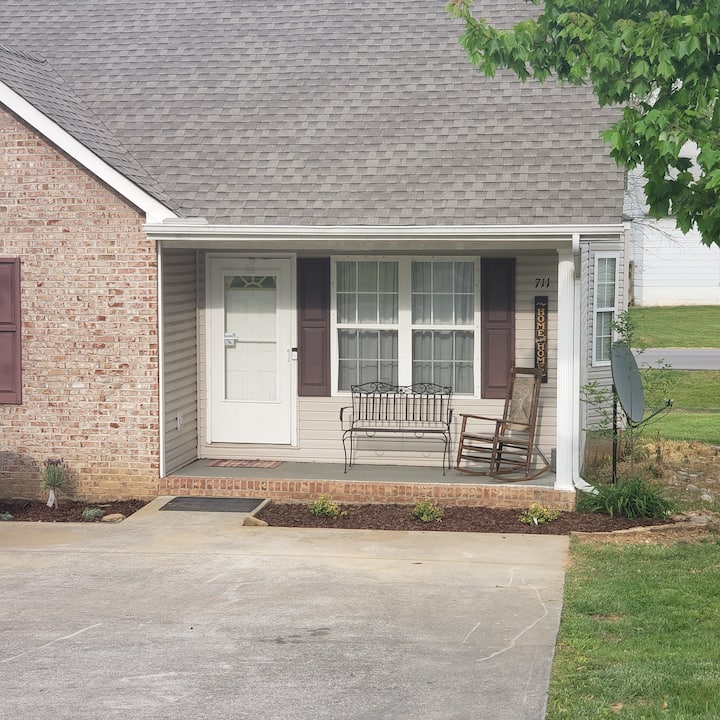 Home Sweet Home-1/2mile From Parkway - Pigeon Forge, TN