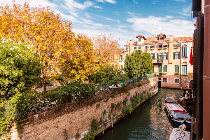 Canal-view Charming Apartment, Central Area & Wfh! - Veneza